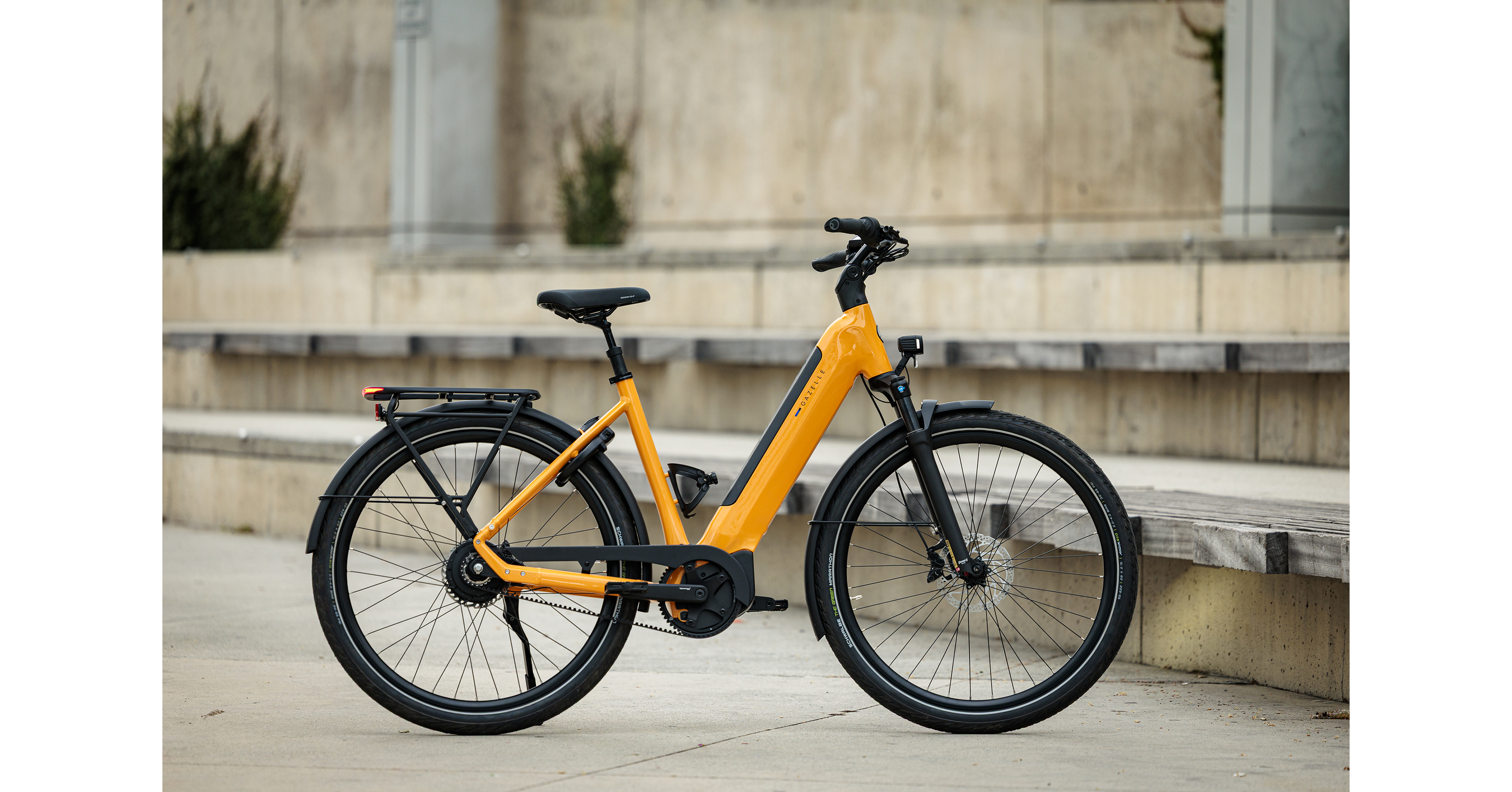 Gazelle Reclaims the Commute: The New 28 MPH Ultimate Platform Arrives ...