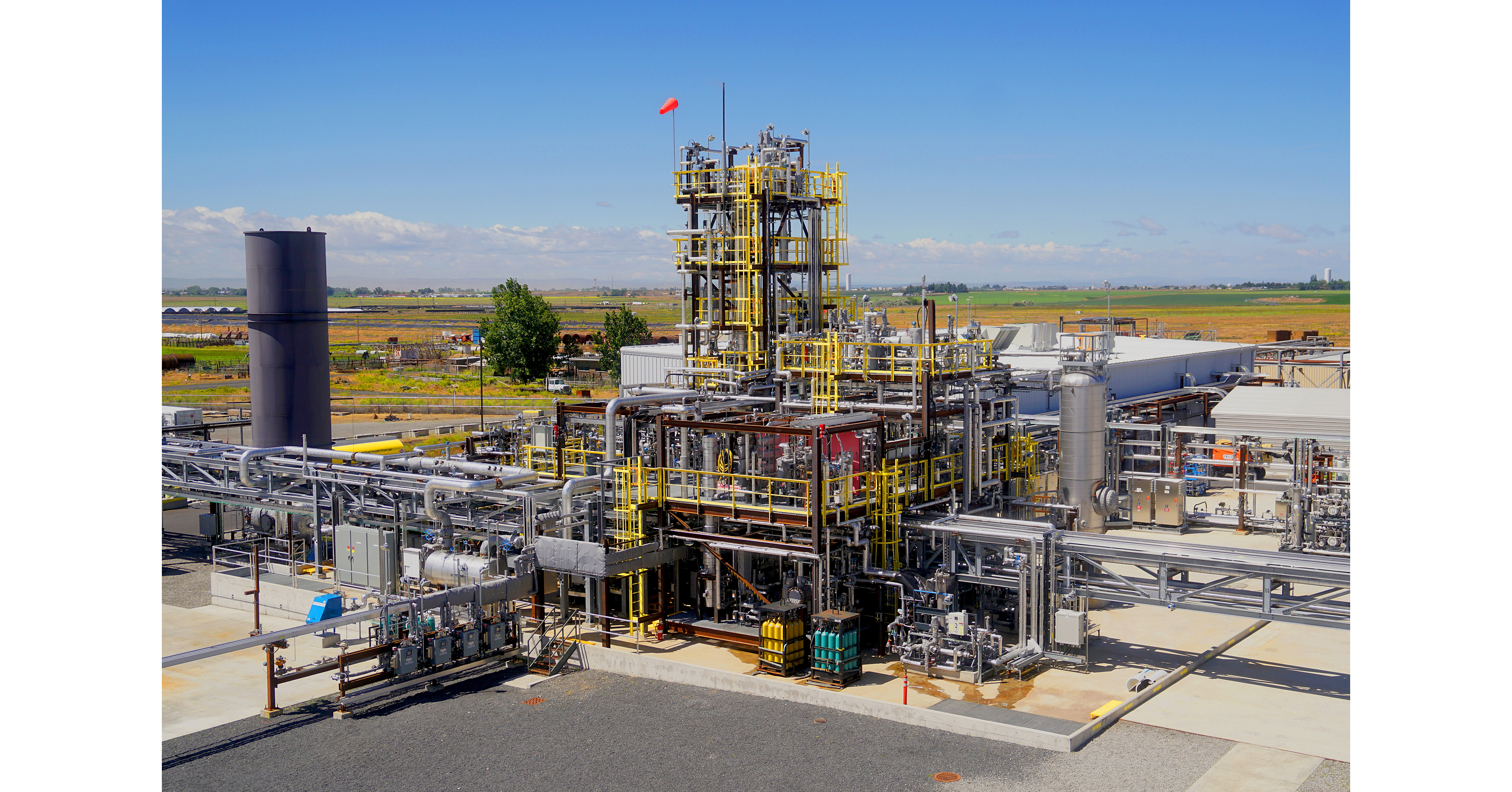 AirPlant™ One Opens in Moses Lake: America's First Commercial E-Jet ...