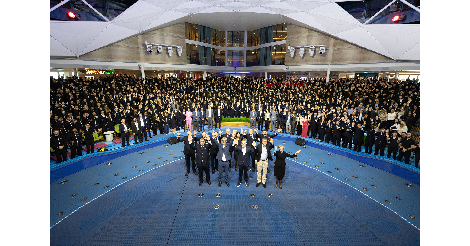 ROYAL CARIBBEAN OFFICIALLY WELCOMES LEGEND OF THE SEAS TO THE ...